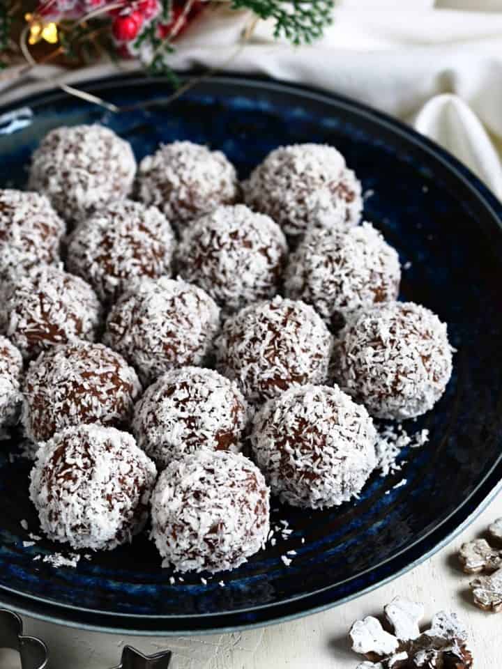 Easy Rum Balls with Nuts - Cook Like Czechs