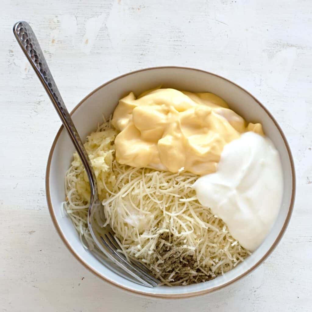 Czech Garlic Cheese Spread – Česneková pomazánka - Cook Like Czechs