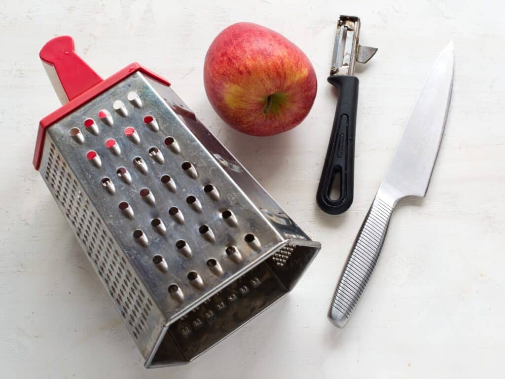 How to Shred Apples - Cook Like Czechs