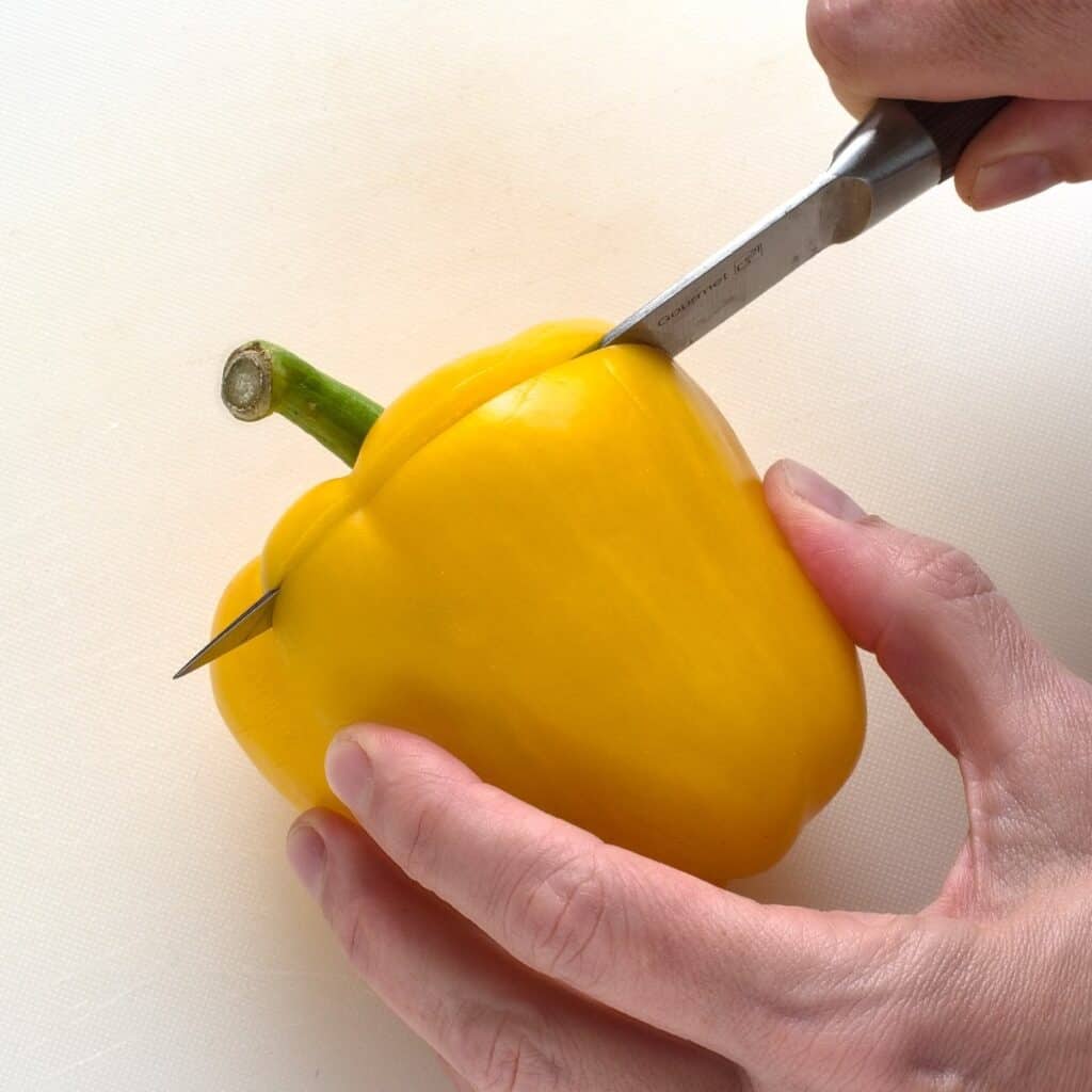 How to Cut a Bell Pepper into Rings - Cook Like Czechs