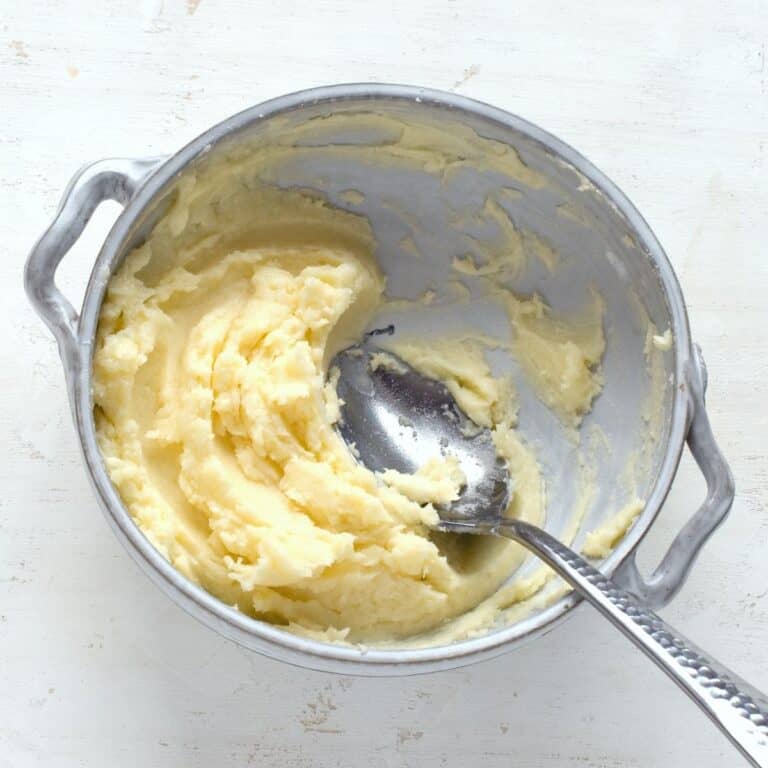 Beehive Cookies (Czech Včelí úly or Vosí hnízda) - Cook Like Czechs