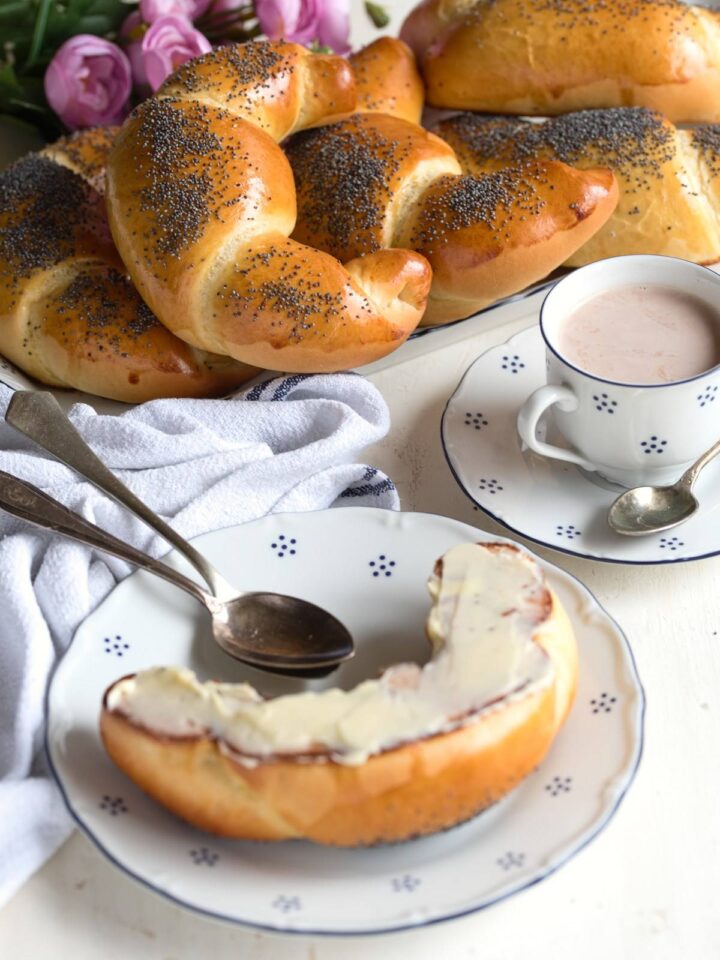 Crescent Rolls with Poppy Seeds (Loupacky) - Cook Like Czechs