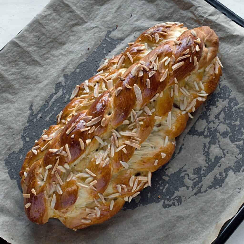 Vánočka (Houska) Recipe – Czech Christmas Bread
