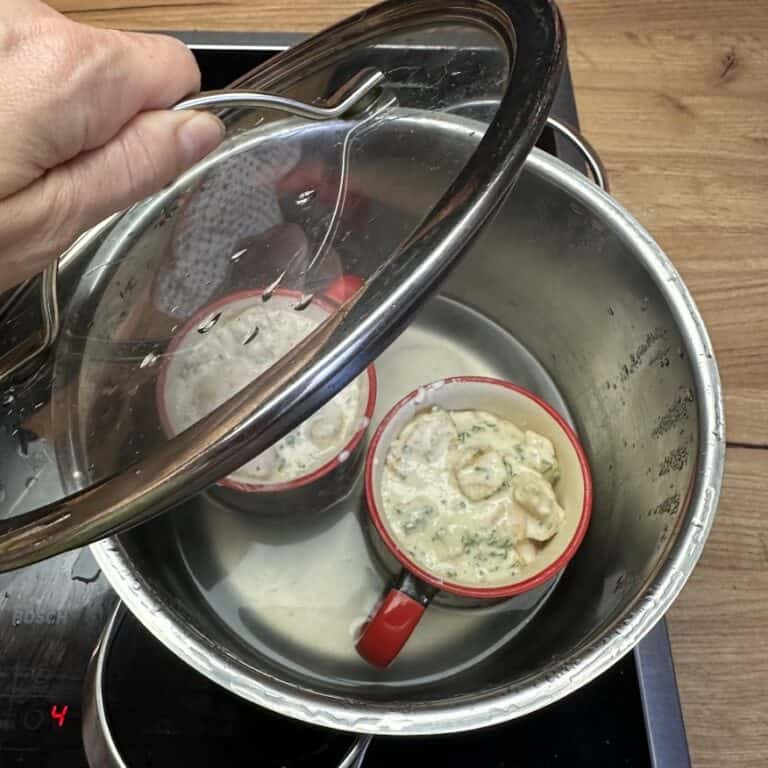 Easy Czech Dumplings Steamed in a Cup (Hrníčkové knedlíky) - Cook Like ...