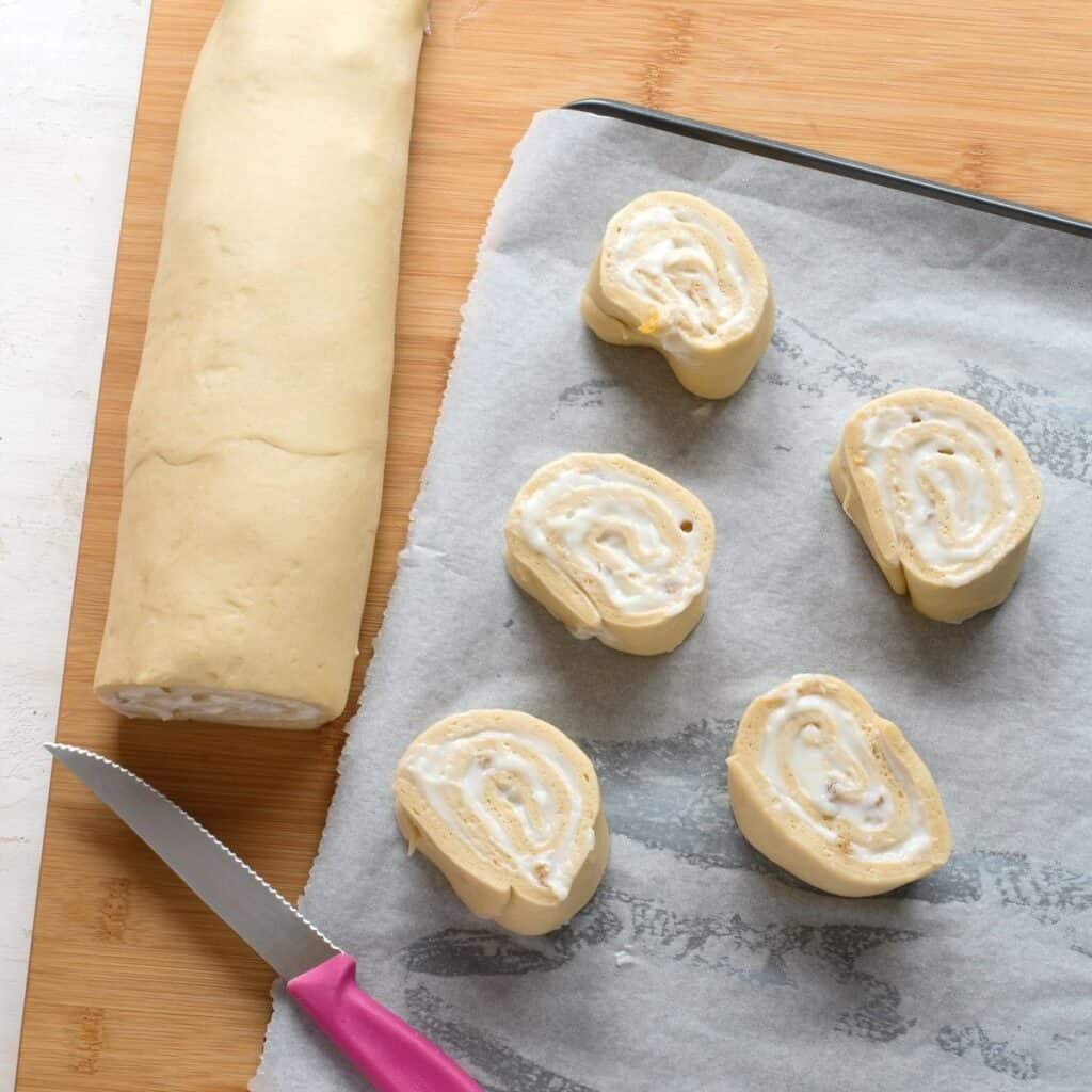 Pudding Custard Rolls (Czech Pudinkové šneky) - Cook Like Czechs